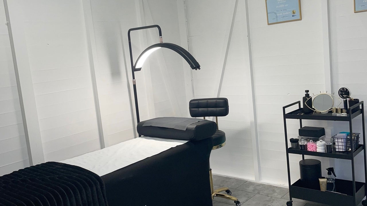 The lash room store