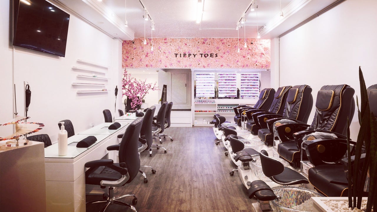 Tippy toe nails store
